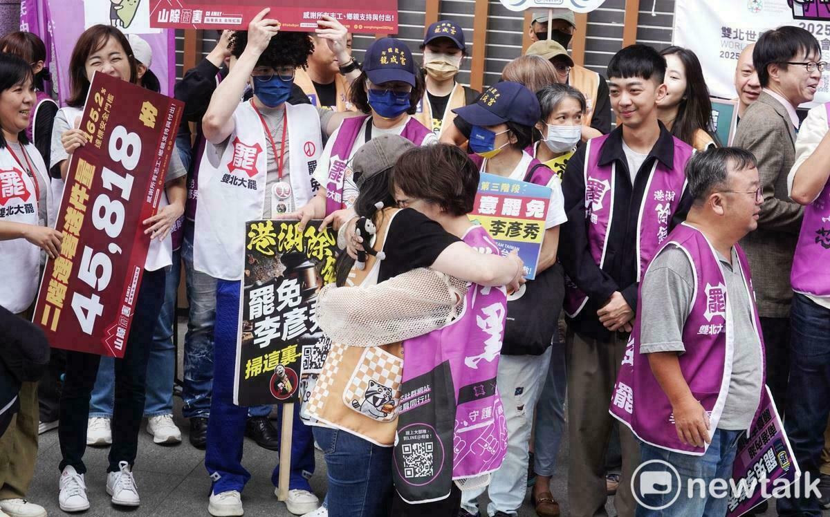 深藍板塊鬆動？罷免賴士葆收破34,000連署書 文山退葆號召：共同投下「同意罷免票」 | 政治 | Newtalk新聞