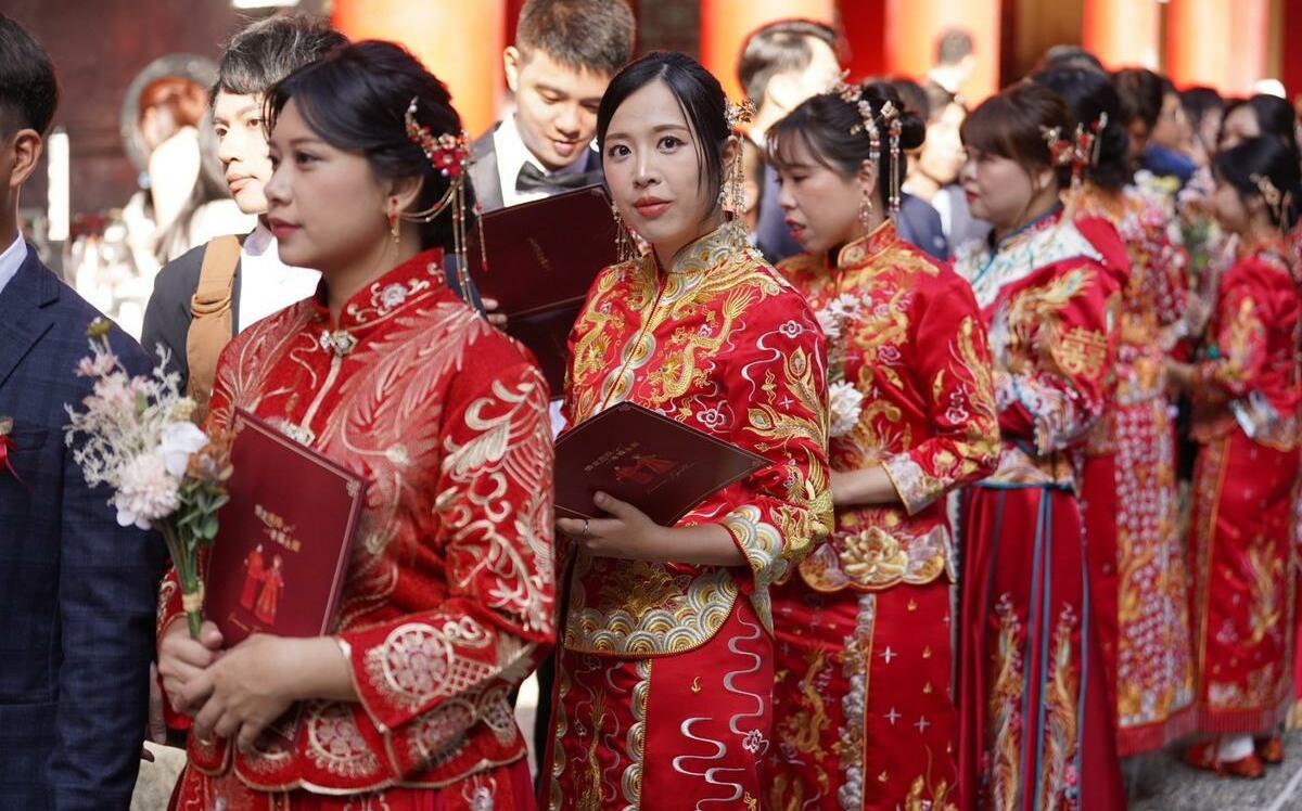 南投集團婚禮「新中式」主題 30對新人著龍鳳掛許終身 | 生活 | Newtalk新聞