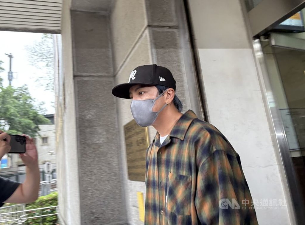 坤達涉閃兵50萬元交保 致歉「讓很多人失望」 | 社會 | Newtalk新聞