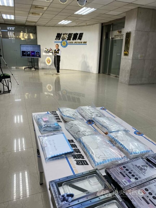 手機包裹涉藏毒走私闖關 台馬聯手查獲黑幫成員 | 社會 | Newtalk新聞