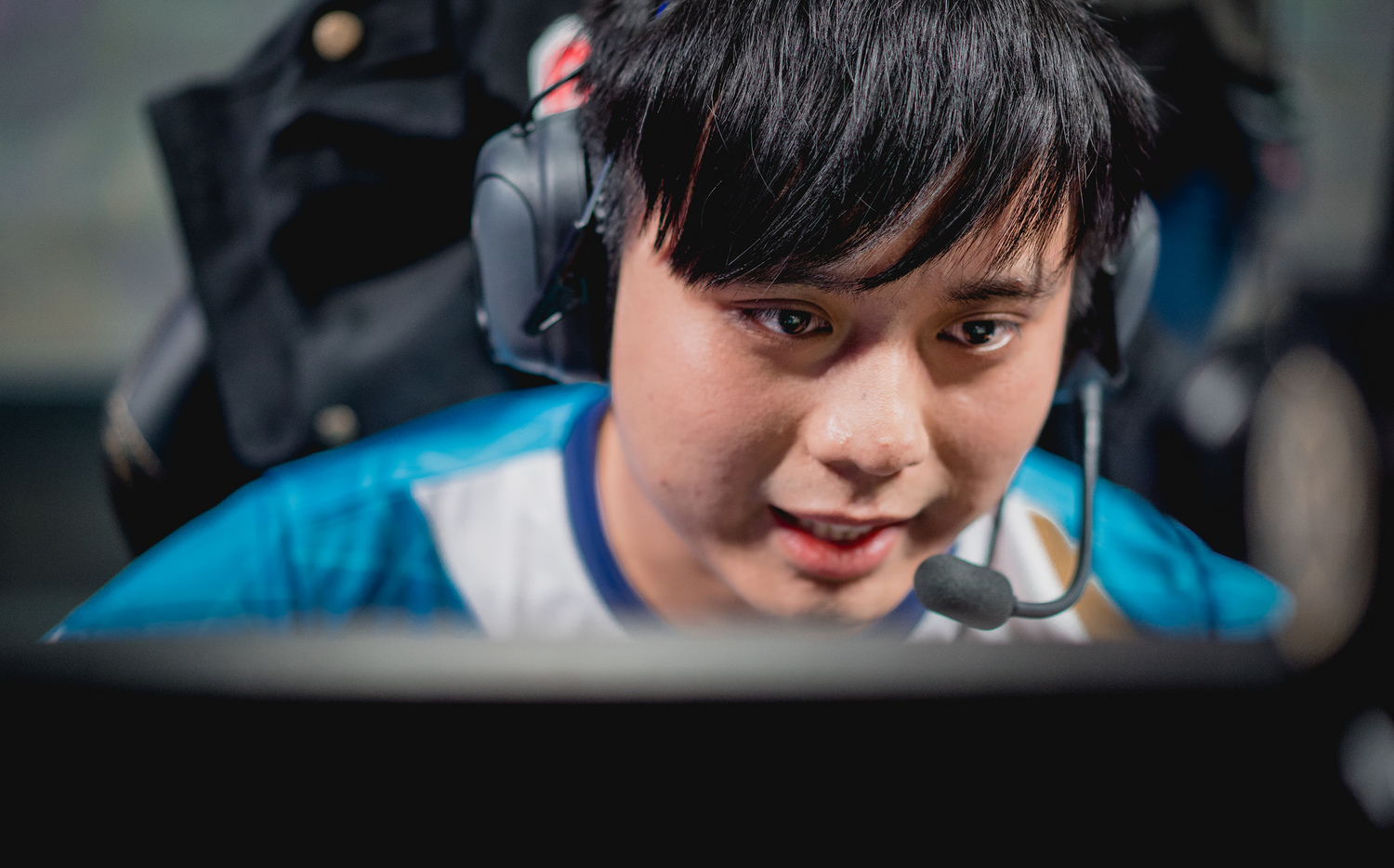 英雄聯盟季中賽》Maple鬼神表現超carry！閃電狼一日兩戰全勝 | 電競 | Newtalk新聞