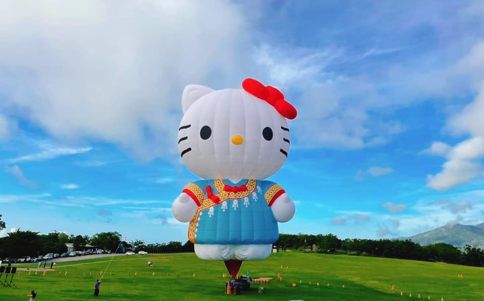 穿布農族衣服 HELLO KITTY造型熱氣球亮相 | 旅遊 | Newtalk新聞
