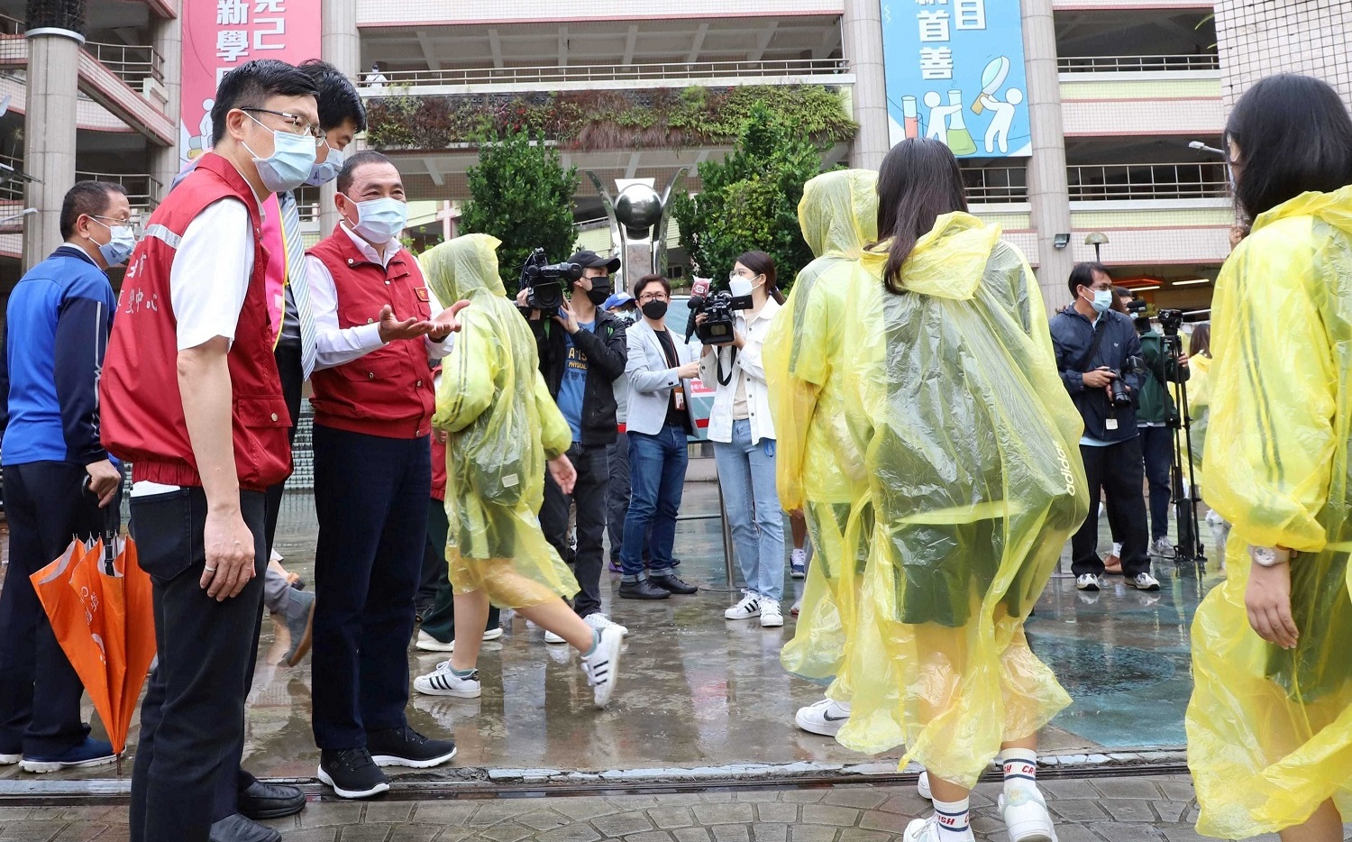 國中教育會考20萬考生上陣 近3000人確診改補考 | 國際 | Newtalk新聞