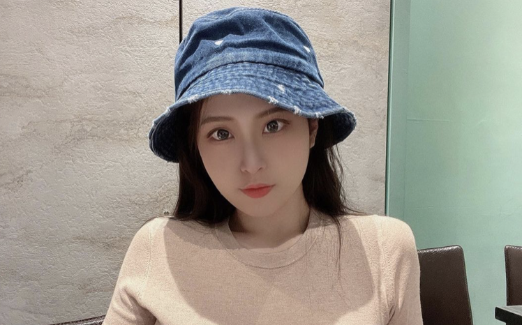 Yumi.k玩到臉變形！穿內衣吃火鍋遭批：公共場合適合嗎？ | 網紅 | Newtalk新聞