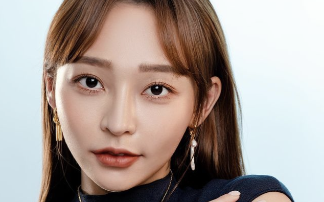 親到嘴巴炸裂！林襄自製限量年曆「親簽」1500份紅唇印：像剛激情完 | 網紅 | Newtalk新聞