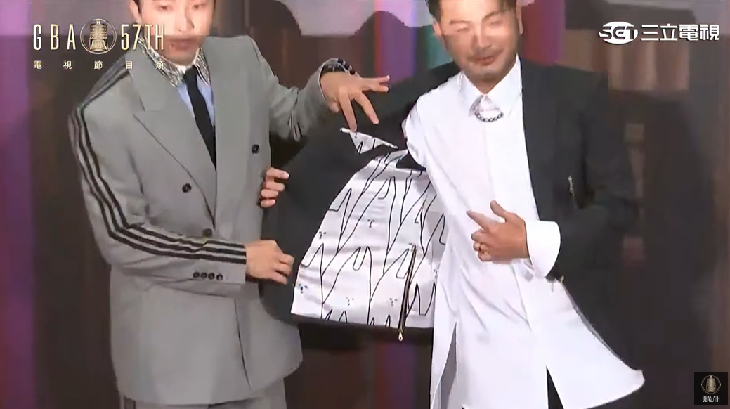 金鐘57》《玩很大》抱走人氣獎！KID、坤達感動直呼：送給天上的小鬼 | 娛樂 | Newtalk新聞