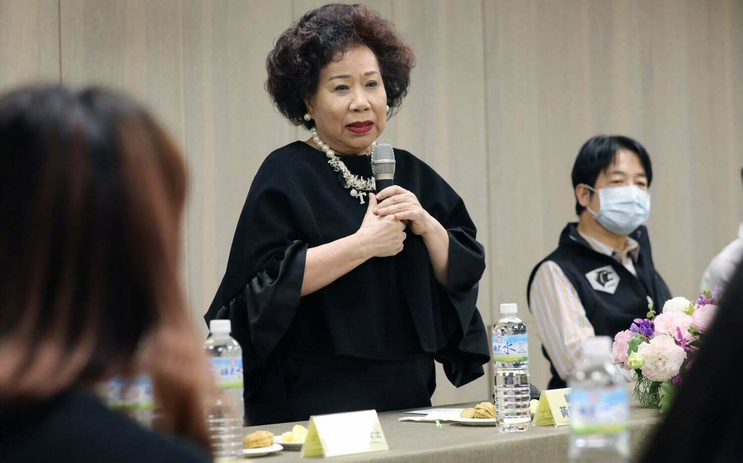 郭台銘參選記者會「處處見拙」 黃越綏感慨：他不知隔行如隔山 | 政治 | Newtalk新聞