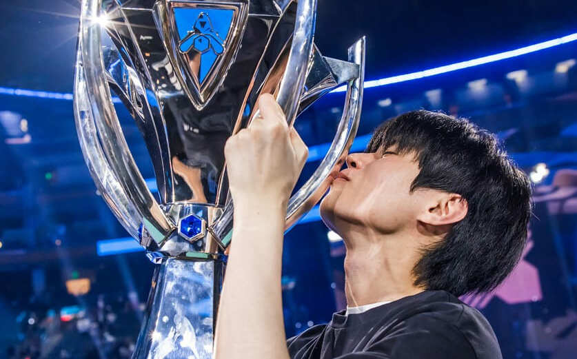 喜迎《英雄聯盟》世界冠軍！傳奇老將Deft感動發文：花10年終於證明自己 | 網紅 | Newtalk新聞