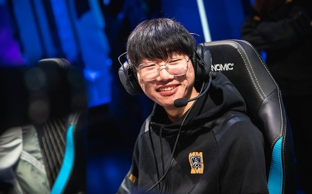 《英雄聯盟》世界冠軍選手Ning將復出？本人直播證實：等官宣 | 網紅 | Newtalk新聞