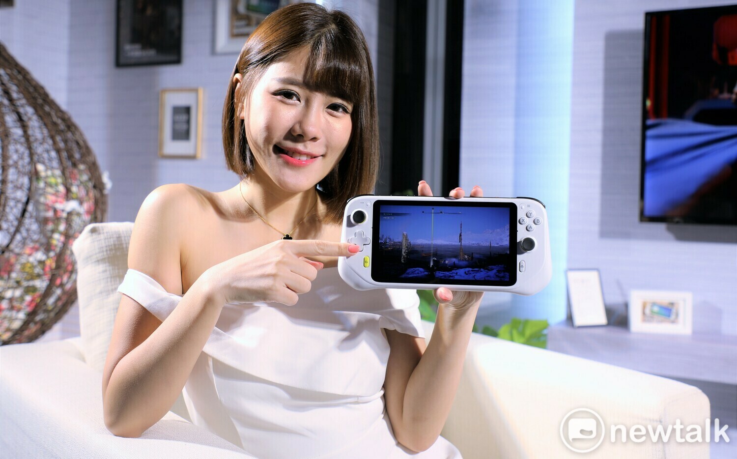 盡情Fun肆玩！Logitech G CLOUD雲端遊戲掌機正式上市 | 電競 | Newtalk新聞