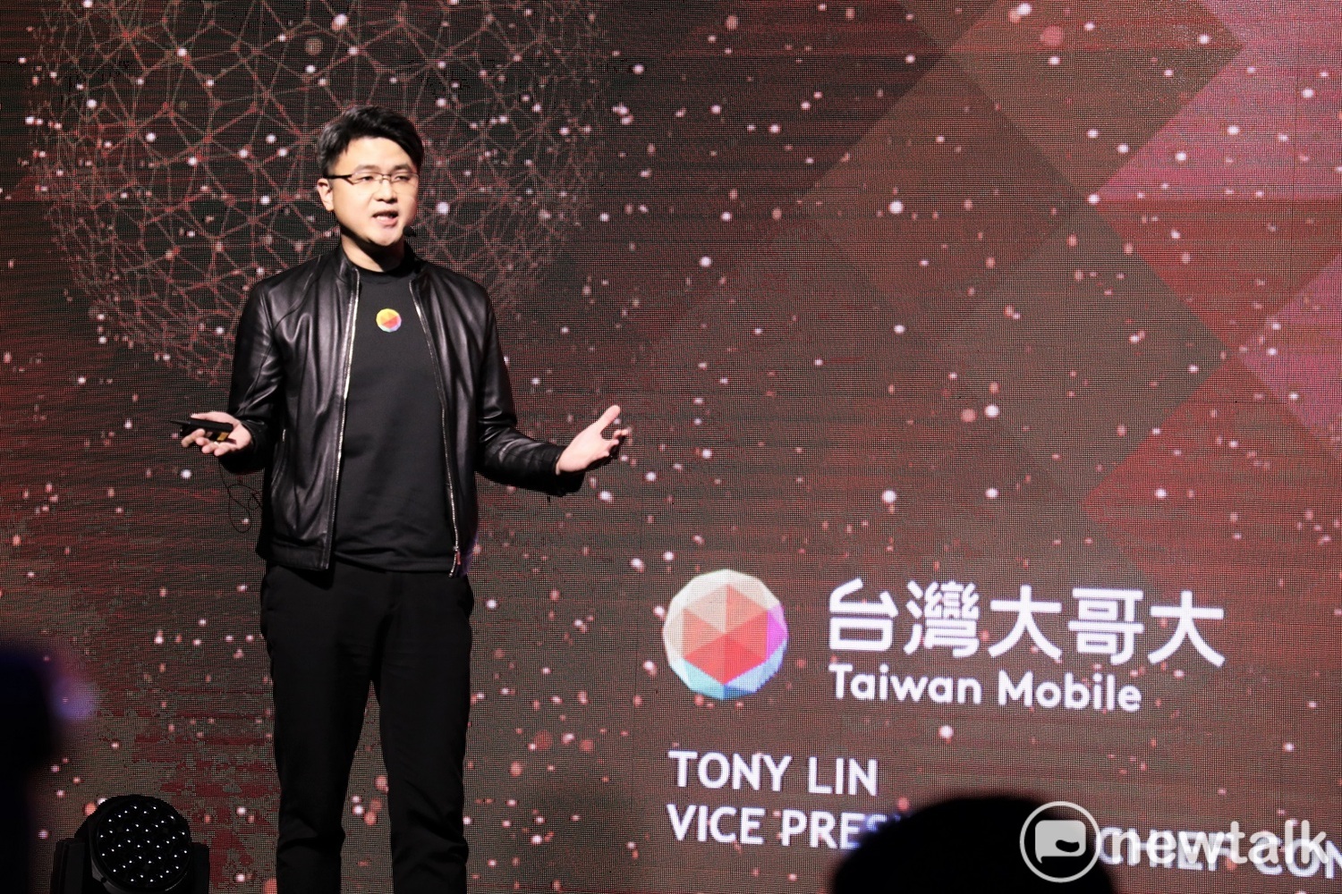 盡情Fun肆玩！Logitech G CLOUD雲端遊戲掌機正式上市 | 電競 | Newtalk新聞