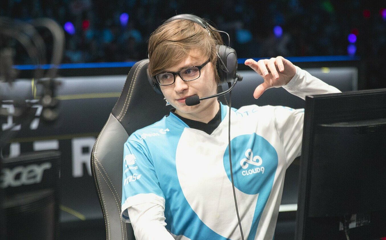 前《英雄聯盟》職業選手Sneaky挑戰大尺度女裝！網：很錯亂 | 網紅 | Newtalk新聞