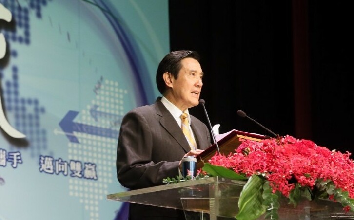 Elle le suce pendant qu il dort porno