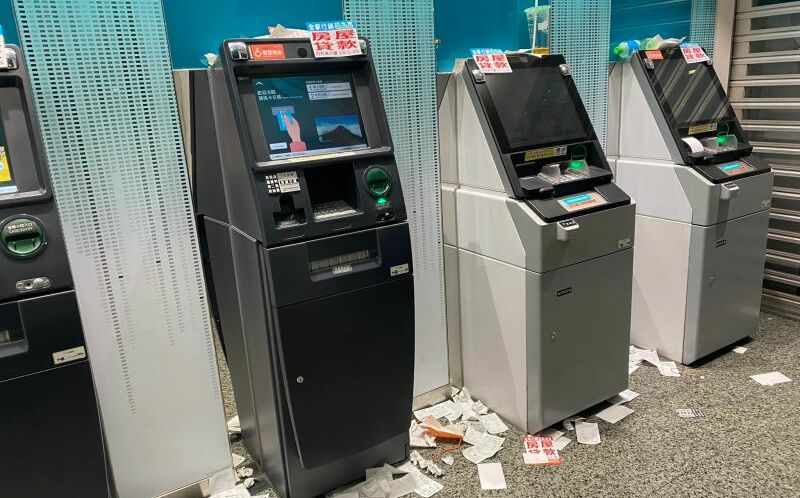 ATM前不環保亂象曝光！台人羞憤 | 社會 | Newtalk新聞