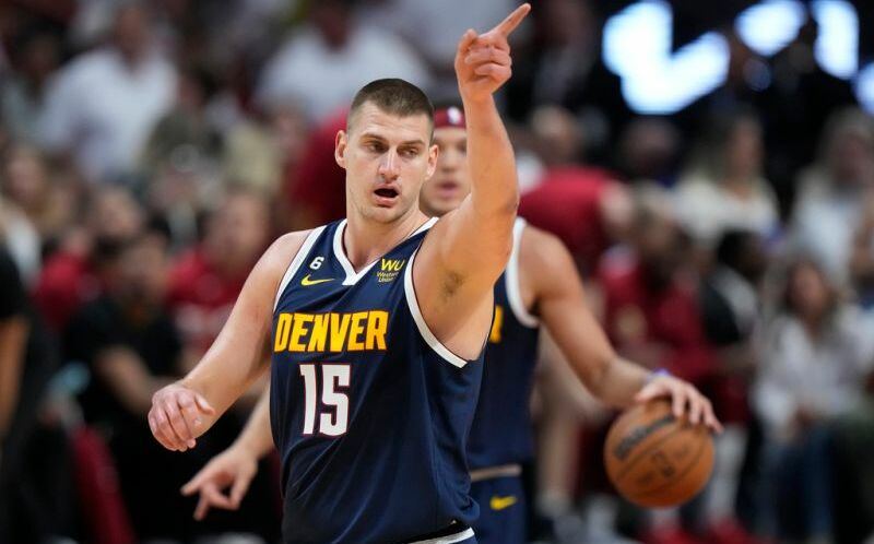 Adebayo拉歪籃框 Jokic幫忙維修 | 體育 | Newtalk新聞