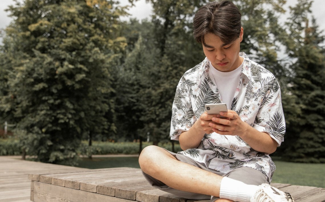 愛情新流行「微劈腿」？「裝單身滑Tinder」遊走曖昧刺激 社群時代4大微P高手你暈了嗎 | 社會 | Newtalk新聞