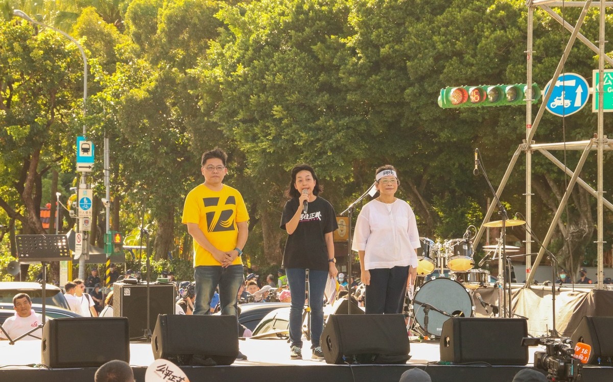 侯友宜、王婉諭716遊行被噓 羅友志：白的主場2個白目的黨拉票罵柯 | 政治 | Newtalk新聞