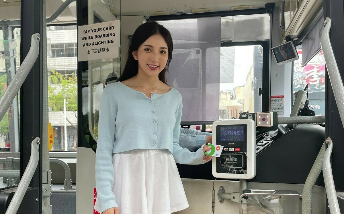 （影）高雄TPASS 399月票大賣 啦啦隊女孩Dora體驗助攻 | 生活 | Newtalk新聞