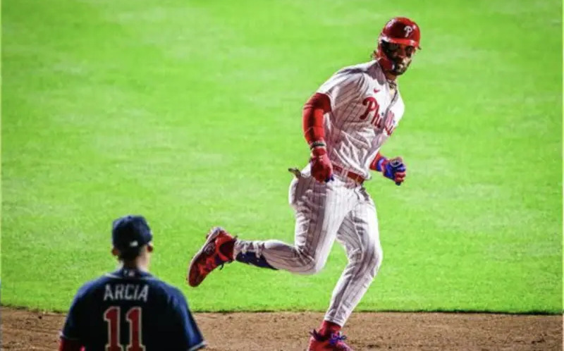 (影)Harper雙響砲報仇！繞壘時怒瞪勇士Arcia | 體育 | Newtalk新聞