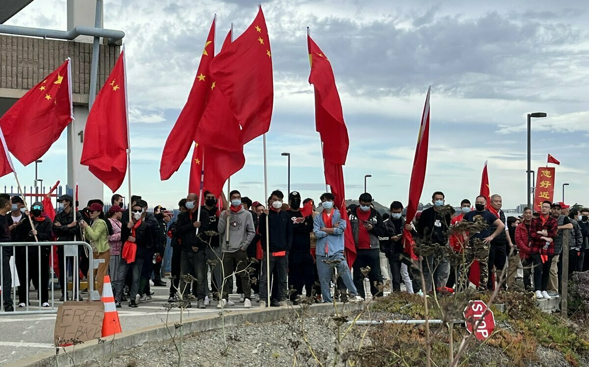 (影) 舊金山APEC抗議者遭親中分子攻擊 轉發影片媒體人也被國保打死！ | 國際 | Newtalk新聞