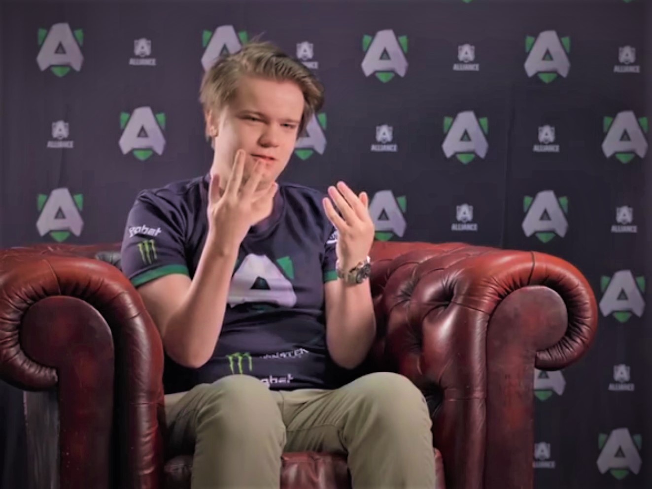 天生只有8根手指 《DOTA 2》Pablo打出自己一片天 | 電競 | Newtalk新聞