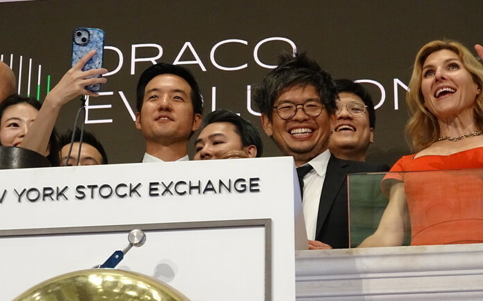 台灣團隊首檔美股ETF 陳士駿與傅冠龍紐約證交所敲鐘 | 國際 | Newtalk新聞