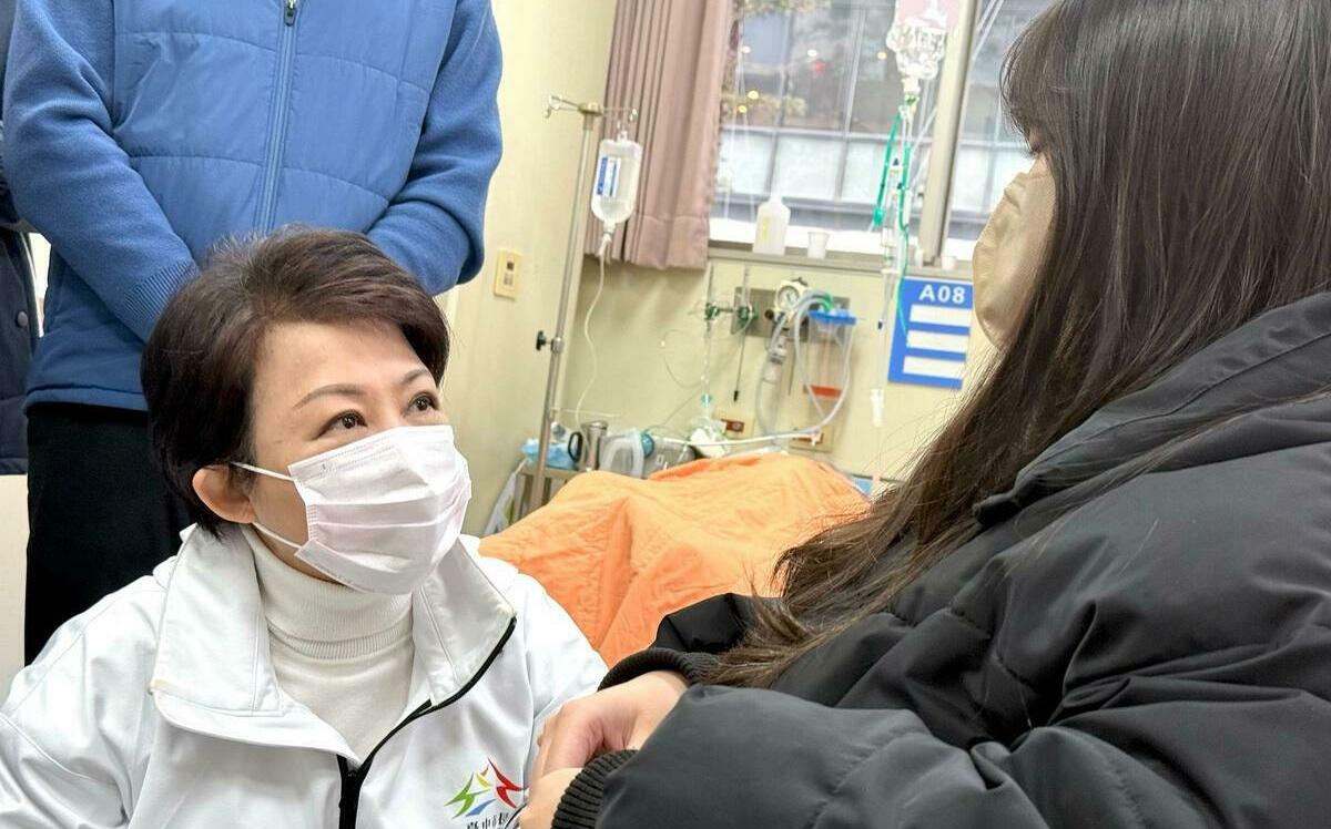 赴澄清醫院探視傷者 盧秀燕：會請新光三越物業負起賠償醫療責任 | 社會 | Newtalk新聞