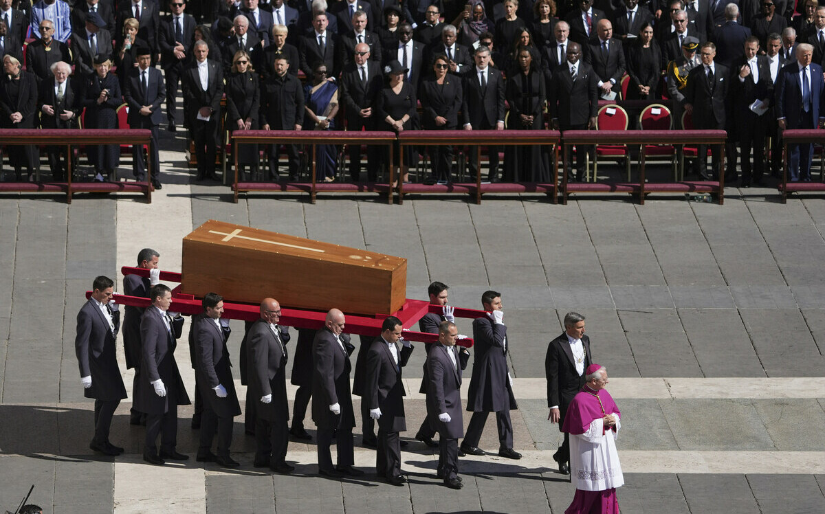 萬人湧入聖伯多祿廣場 川普、拜登、澤連斯基皆到場送別教宗 | 國際 | Newtalk新聞