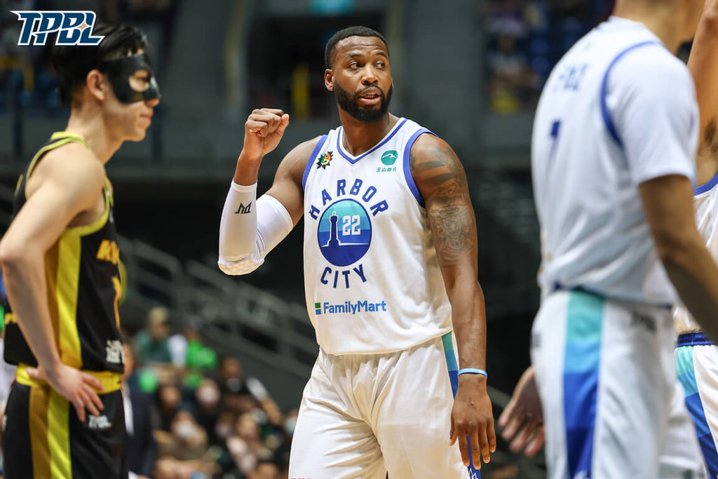 TPBL海神戰國王爆衝突 摩爾斯24分率隊3連勝 | 體育 | Newtalk新聞