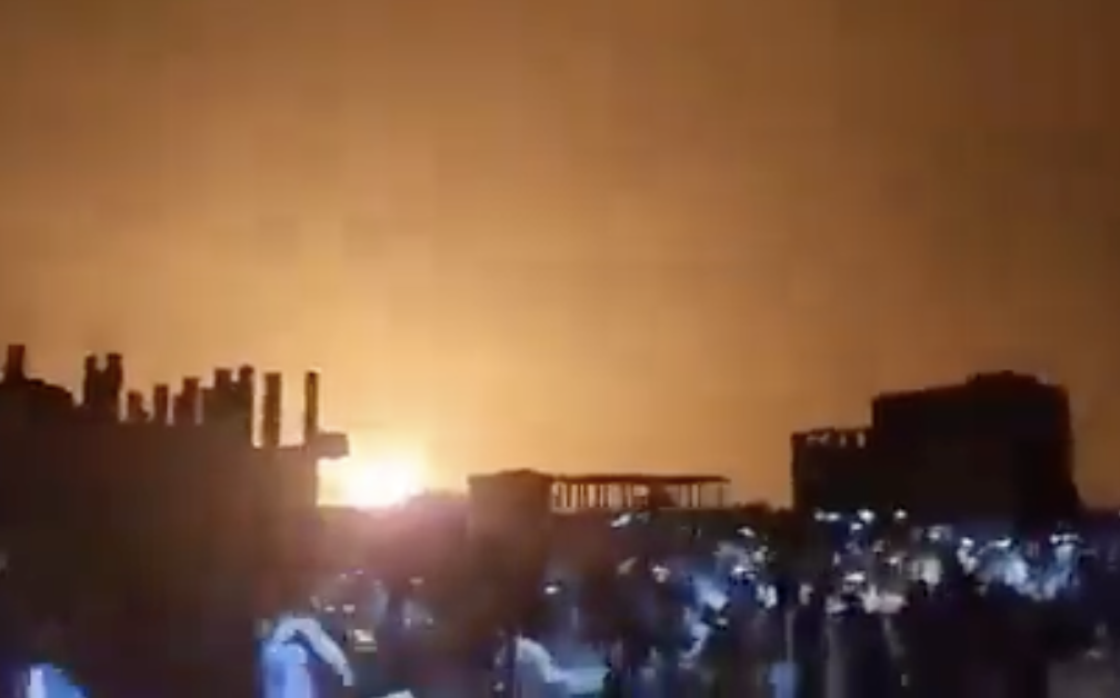 （影）整個天空燒紅了! 以軍20戰機奔襲胡塞 50導彈重挫港口、軍武 | 國際 | Newtalk新聞