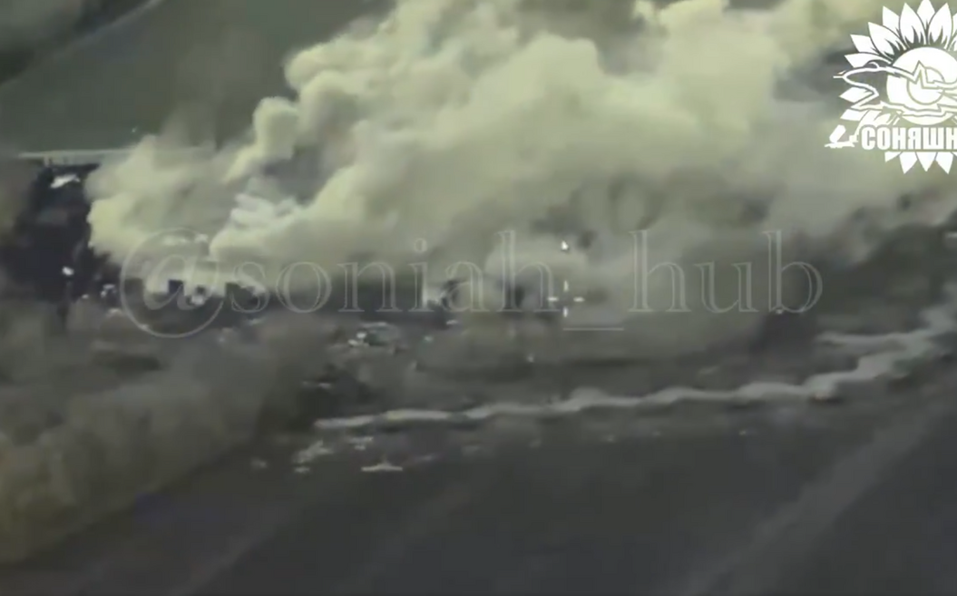 (影) 烏軍4枚GBU39炸彈轟掉整個俄機庫! 俄軍大攻勢試圖切斷紅軍城防線 | 國際 | Newtalk新聞