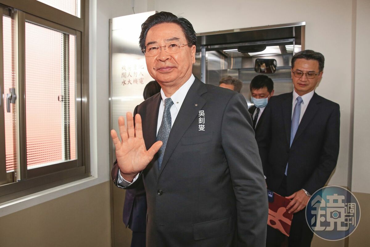 共諜APP揭密4／共諜妻竟是總統府正妹憲兵 網路發文為夫喊冤 | 政治 | Newtalk新聞