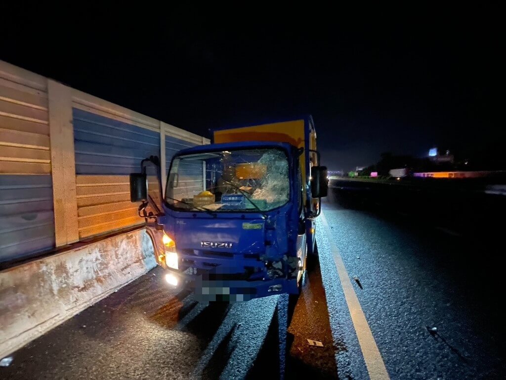 行人逆向闖國1台中段 先後遭2車撞擊輾斃 | 社會 | Newtalk新聞