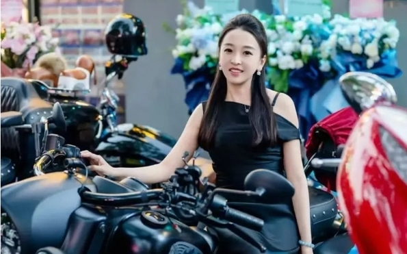 她兩年賣340台保時捷! 青島超美銷冠被「造黃謠」 影片瀏覽高達900萬 | 中國 | Newtalk新聞