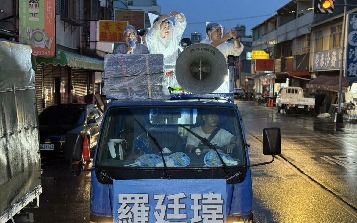 Blue Monday就是要幫Blue營 盧秀燕準時下班陪2藍委車掃 | 政治 | Newtalk新聞