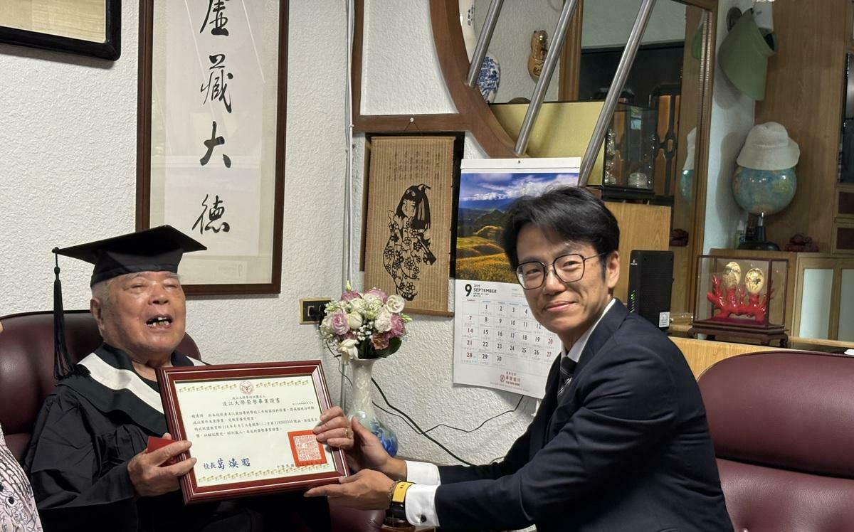 遲了68年！92歲白色恐怖受難者趙清淵回復名譽 淡大補發畢業證書 | 政治 | Newtalk新聞