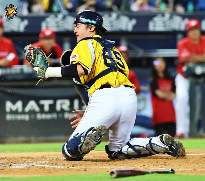 兄弟主戰捕手高宇杰手指縫4針 教頭盼盡快回歸 | 體育 | Newtalk新聞