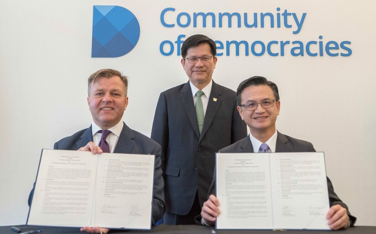 外交部與「民主社群」簽署 MOU 林佳龍：在反制假訊息深入交流 | 政治 | Newtalk新聞