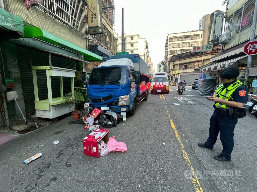 台中77歲婦騎機車準備擺攤 遭小貨車碰撞不治 | 社會 | Newtalk新聞