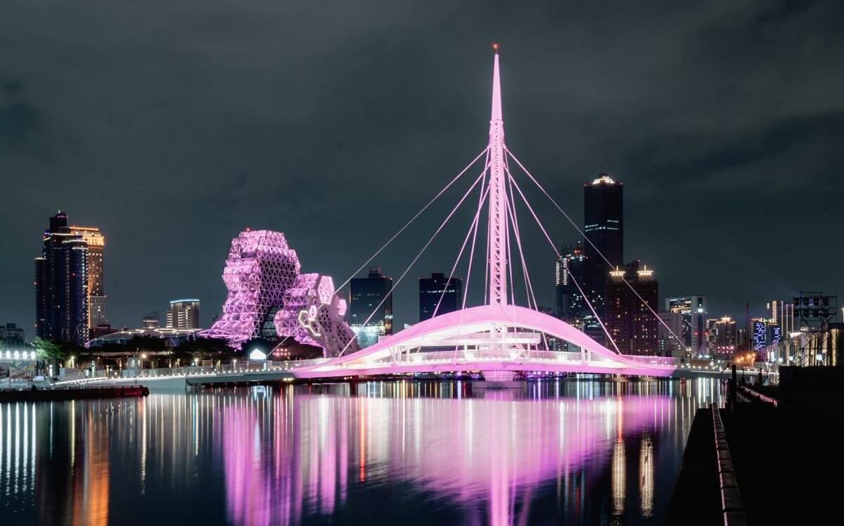 迎K-POP天團BLACKPINK降臨 高雄六大地標點亮粉紅燈光應援 | 娛樂 | Newtalk新聞